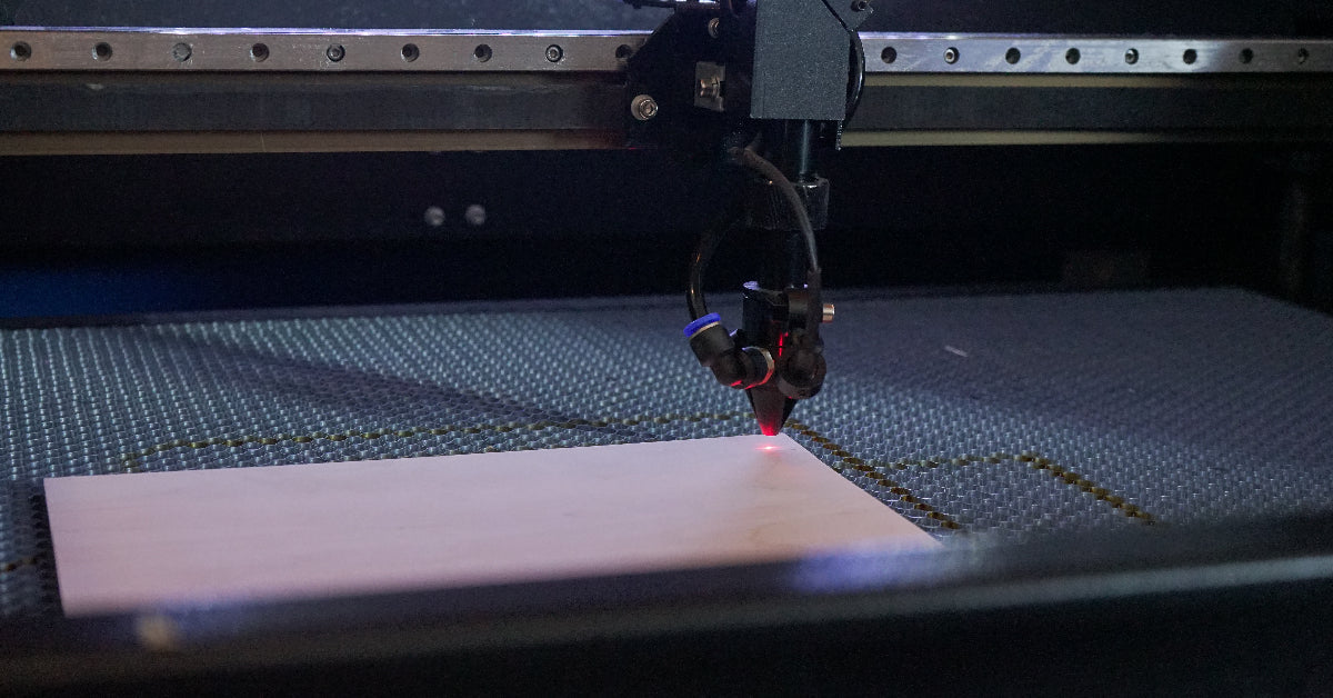 How to Align a CO2 Laser with Mirror Alignment? – OMTech AU
